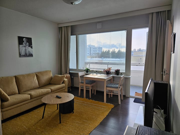 Tilava Ja Valoisa Yksiö, 5 Min Metrolta - Espoo