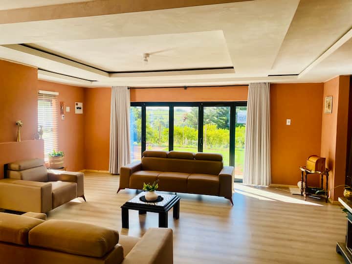 Spacious 3-bedroom Home On Katse Road, Safe &Quiet - Lesotho
