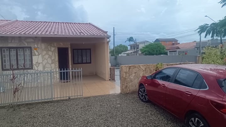 Casa Para Temporada A 800 M Do Mar E Do Centro - Guaratuba