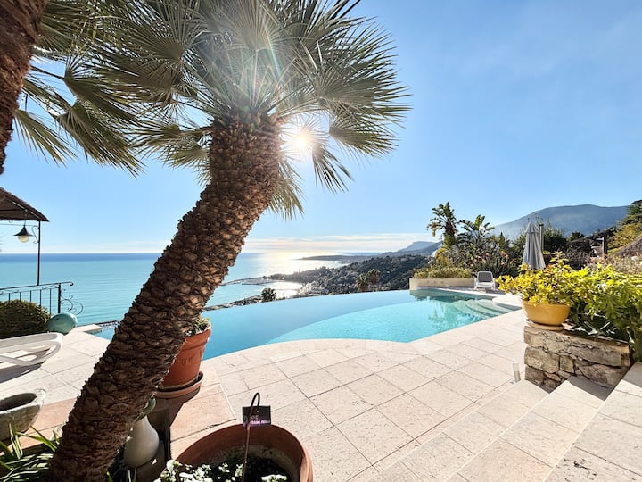 Somptueuse Vue De L’italie Au Cap Martin. Piscine - Menton