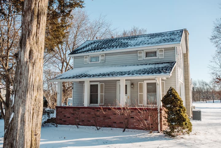 The Greyfield At Hillsdale (0.3 Mi From Campus) - Sandy Beach, Hillsdale