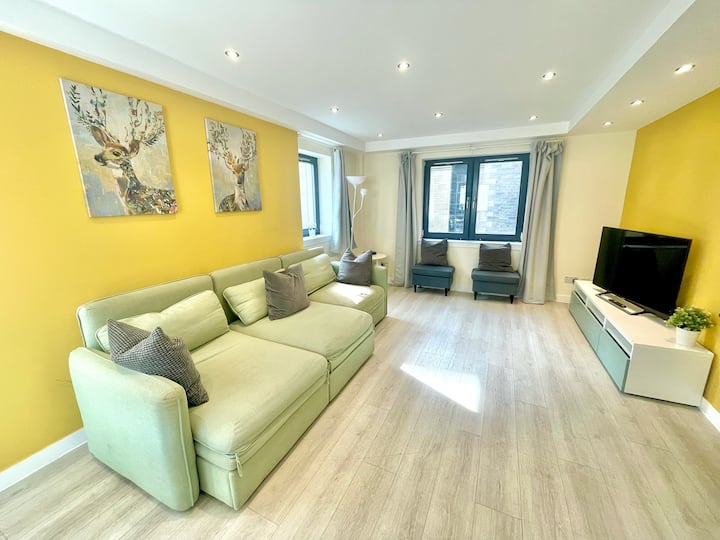 Walk Everywhere | 2 Bed Royal Mile Flat Edinburgh - Edinburgh