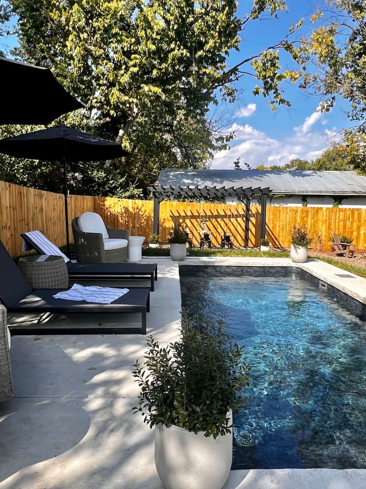 Stylish Home W/ Pool Near Downtown & Uk - Lexington, KY