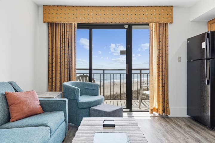 Direct Oceanfront Balcony | Beach Cove | Sleeps 4 - North Myrtle Beach, SC