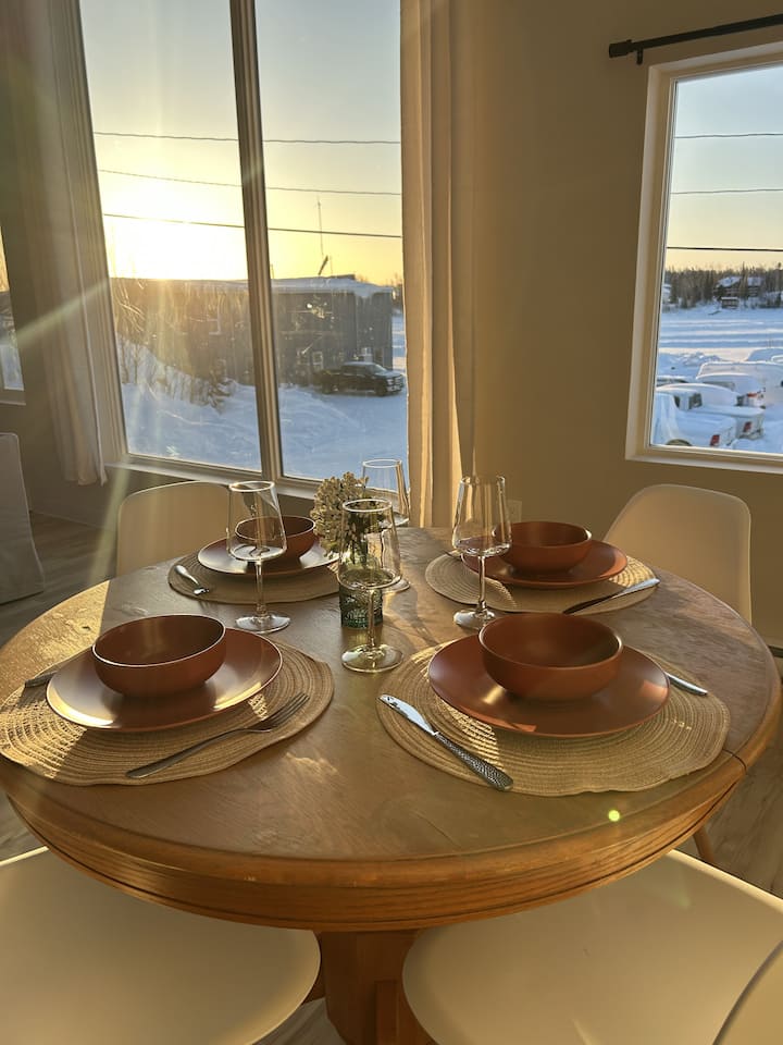 Cozy Lakeview Loft - Sioux Lookout