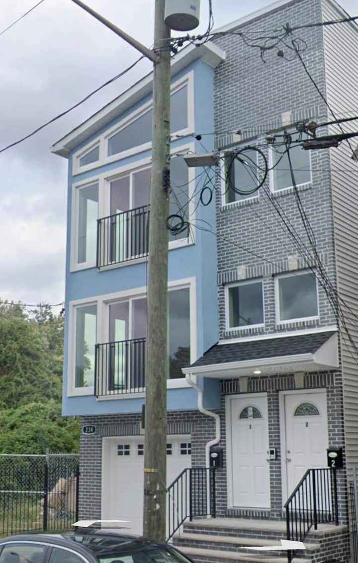 Cozy 3br Family Stay In Newark | Pool Table Fun - Newark, NJ