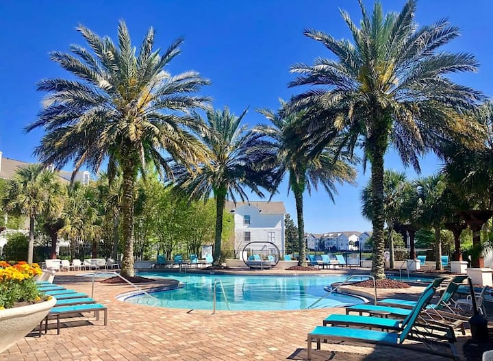 Endless Vacation Resort: 2br Apartment - Jacksonville, FL