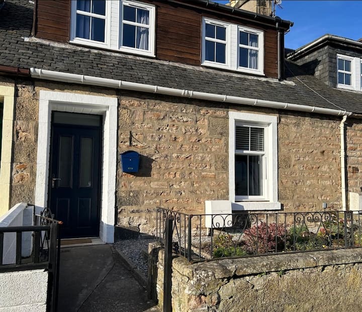 No 20 By The River.
Newly Renovated Townhouse - Inverness