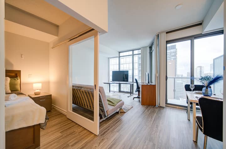 One Bdrm Apt Close To University, Downtown Core - Markham