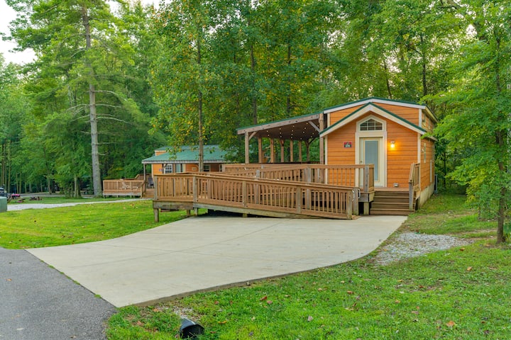 Accessible Christmas Cabin - Pet Friendly - Crow's Nest, Santa Claus