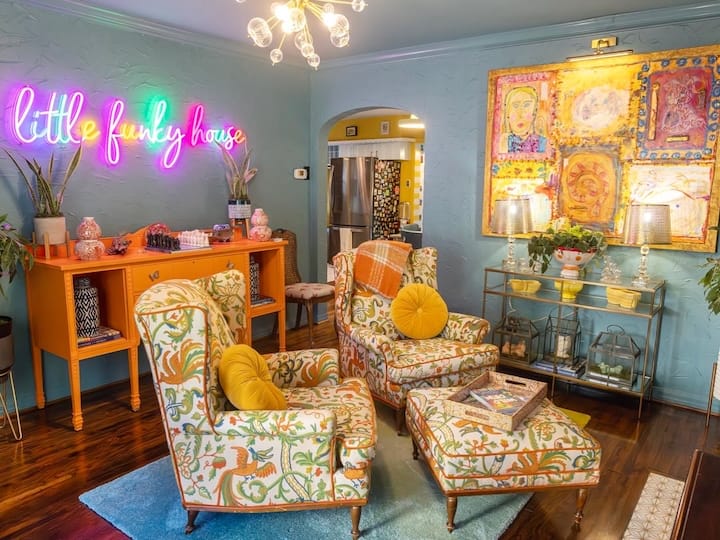 Whimsical B&b Near White Rock Lake Breakfast Inclu - Dallas, TX