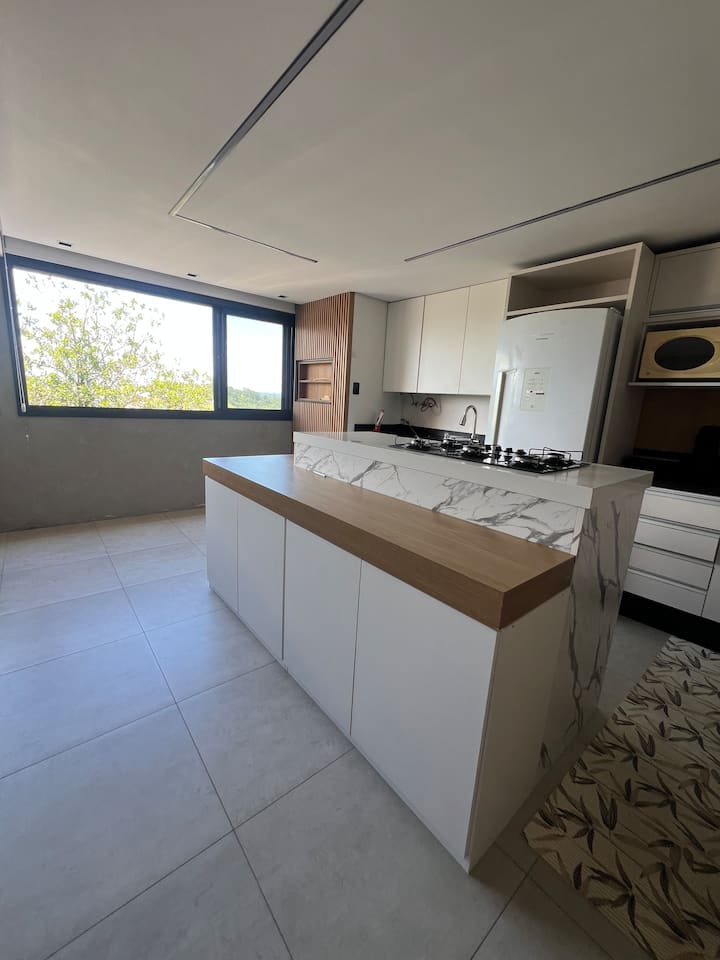 2 Quartos, Cozinha Equipada, Ar E Garagem - Bento Gonçalves