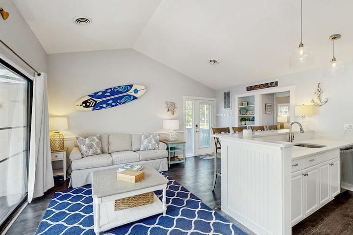 Sea Colony West: Pools Hot Tub & Beach Shuttle - Bethany Beach, DE