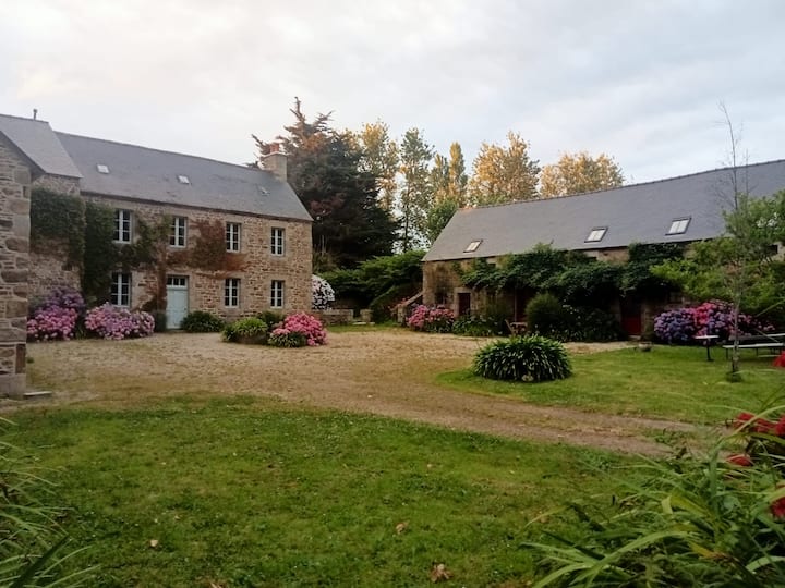 Gîte De Charme. - Plougrescant
