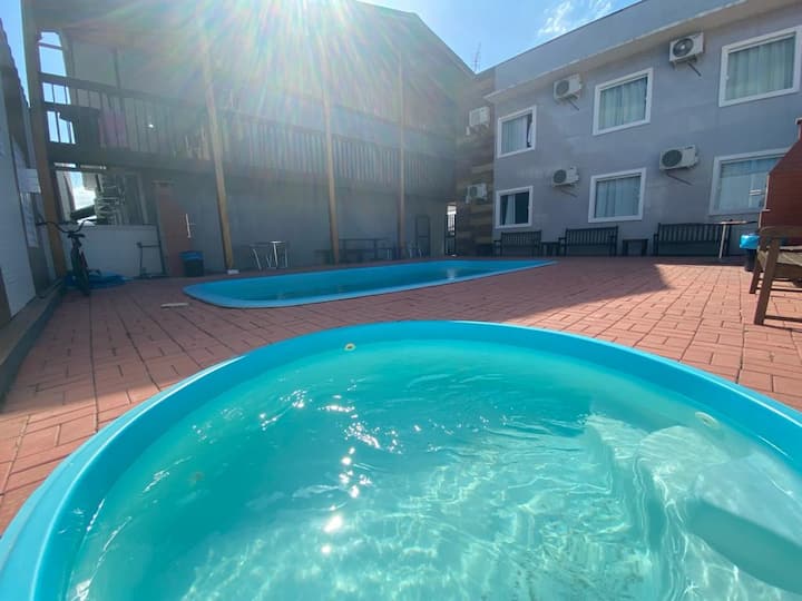 Apto Térreo Com Piscina E Ar | Praia De Perequê - Porto Belo