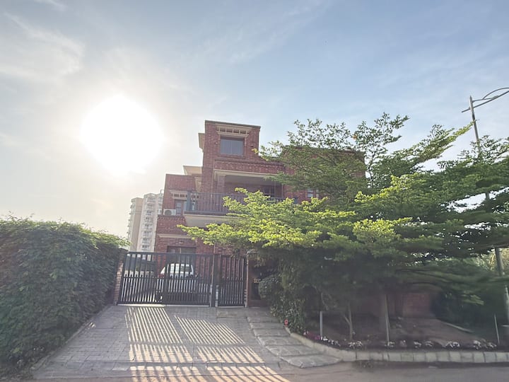 Colonel’s Den - Sahibzada Ajit Singh Nagar