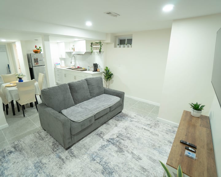 Cozy Retreat Near Everything - Elizabeth, NJ