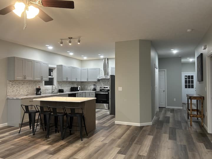 Cozy, Brand New Home In Dodge City - Boot Hill Casino & Resort