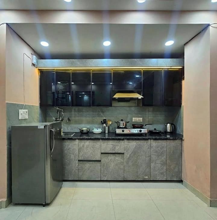 Luxury 3 Bhk Flat - Delhi
