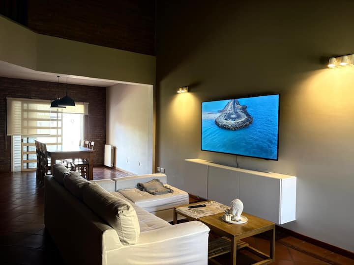 Casa Amplia Y Cómoda, En San Nicolás - San Nicolás de Los Arroyos