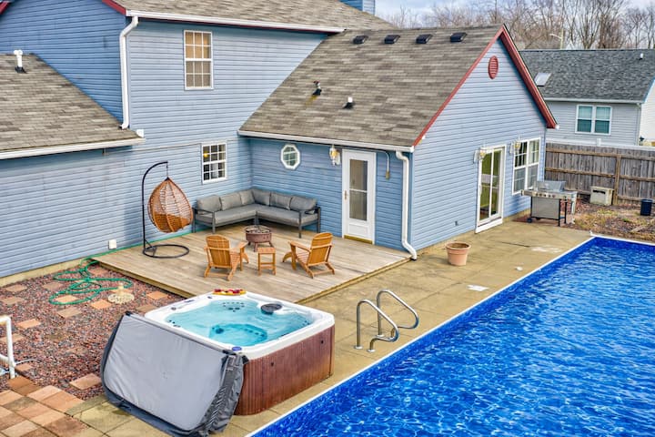 Family Retreat |Pool|hot-tub|game Room |Sleeps 14 - Greenwood, IN