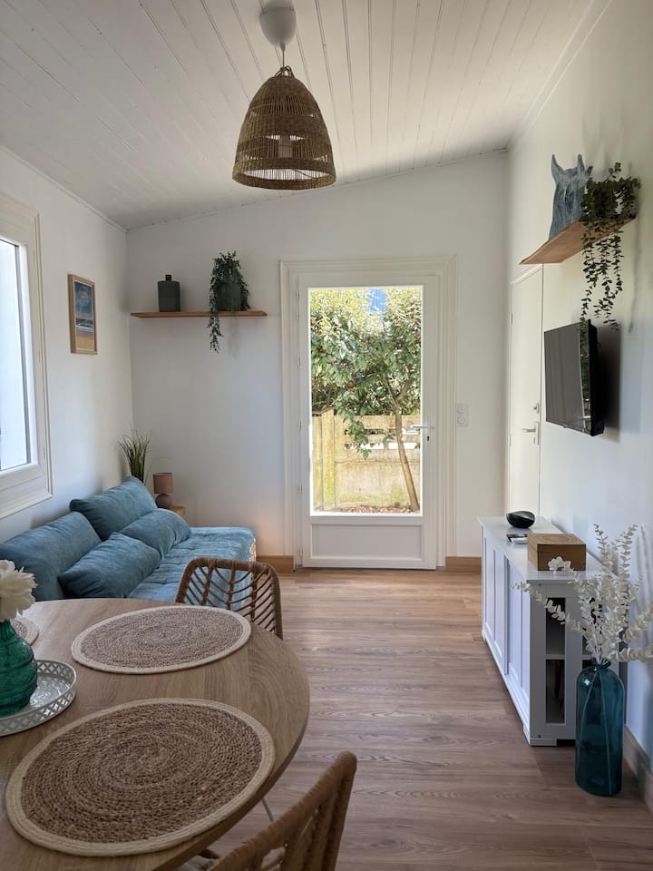 Andernos-les Pieds Dans L'eau, Bord De Plage. - Andernos-les-Bains