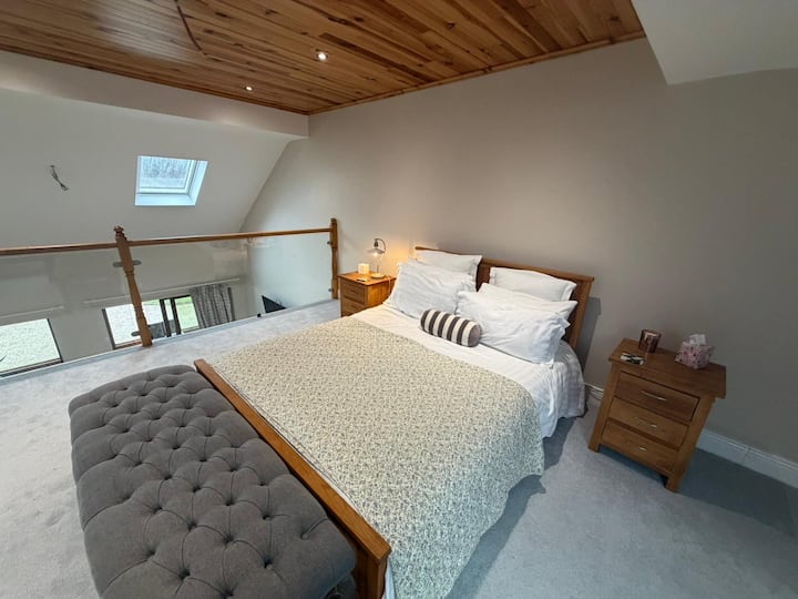 Sessaigh Lake Studio - Dunfanaghy