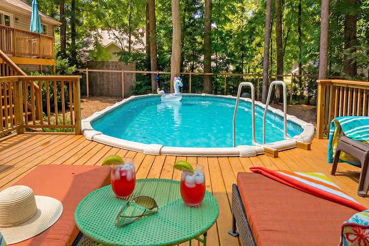 Dog-friendly Oasis: Heated Pool & Fire Pit - Bridgman, MI