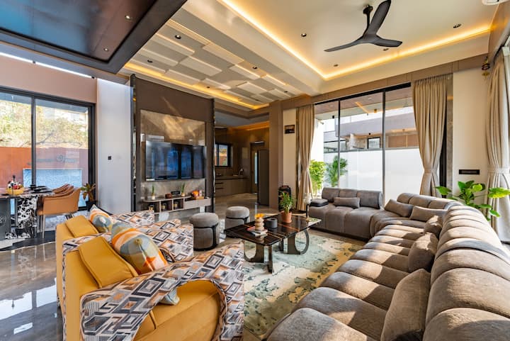 Tara Staycation 5 Bhk Luxury Villa W/ Huge Pool - Lonavla