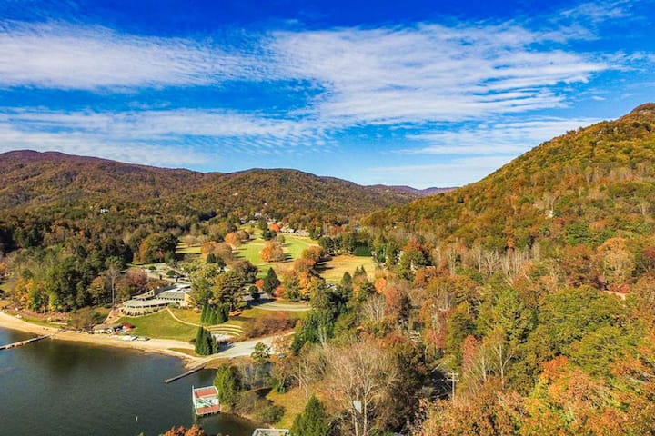 Family Escape At Rumbling Bald With Firepit, Games - Lake Lure, NC