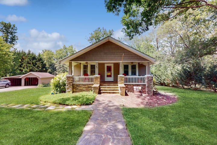 Vintage Home Near Biltmore, Chimney Rock & Lake - Asheville, NC