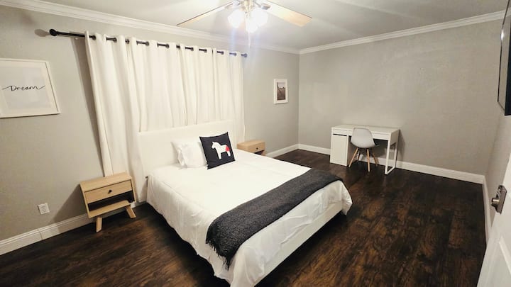 Peaceful Private Suite W/ Smart Entry & Full Bath - Midlothian, TX