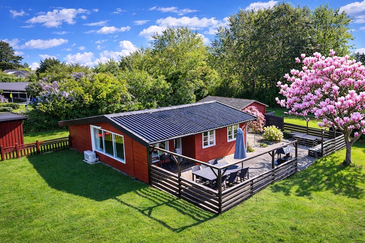 Skønt Sommerhus Nær Badestrand – Trampolin I Haven - Danemark
