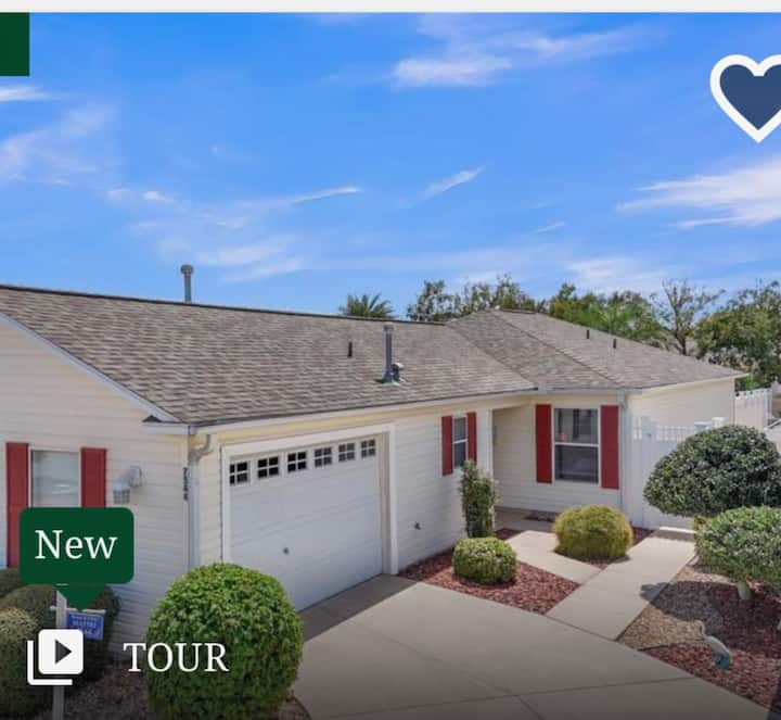 Beautiful Bright Private Courtyard Villa - The Villages, FL