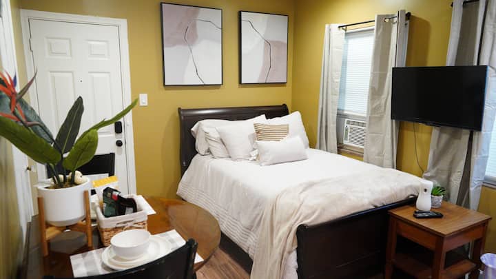 Hidden Gem Studio - Close To Downtown Detroit - Dearborn, MI