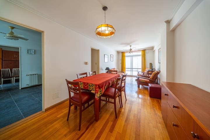 Amplio Depto. Céntrico Con Cochera - Rosario