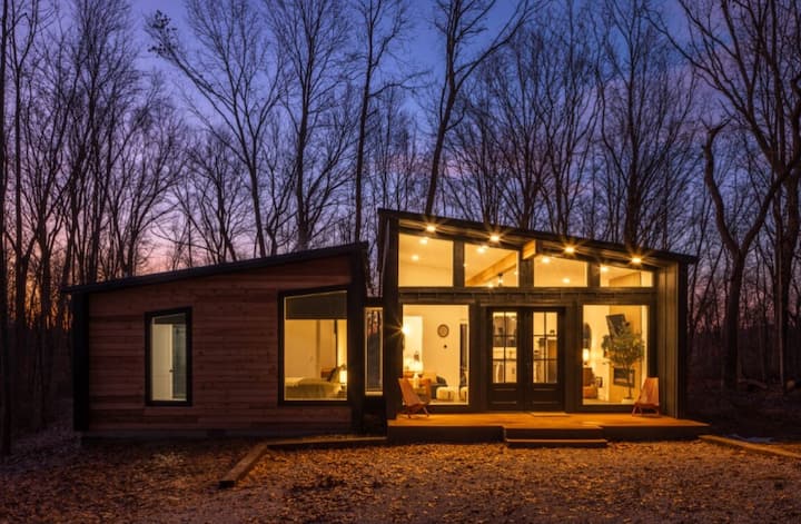 Secluded Forest Retreat-pet-friendly | 2 King Beds - New Plymouth, OH