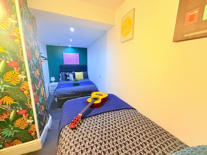 Duke St Flat • Near City • 1 Double + 1 Single Bed - Guernesey