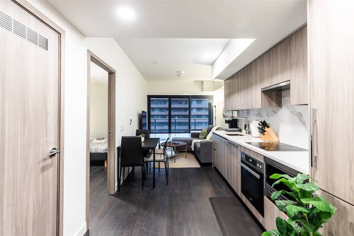 Modern & Stylish 2 Br 2 Bath Next To Cn Tower - Toronto