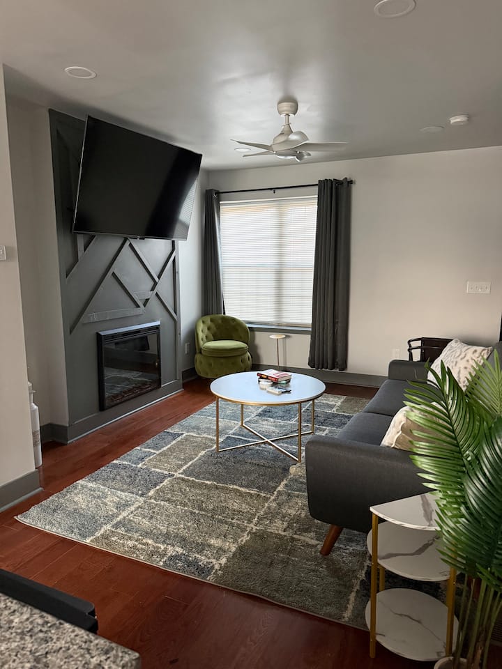 Gray Door - Columbus, OH