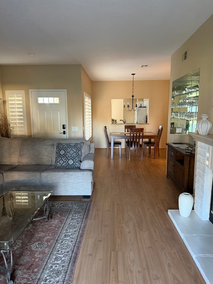 Palm Desert Country Club Escape W/ Pool & Spa - Joshua Tree National Park, California