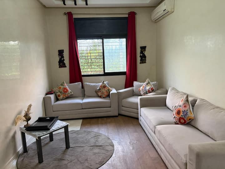 Grand Rdc Jardin : Tramway En Face, 5min Aéroport - Salé