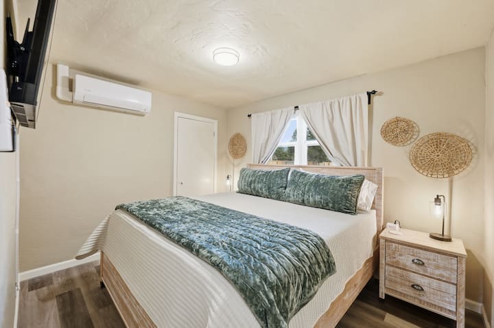 Riverbend Cottage - Springfield, OR