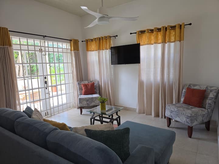 Family Ready Central Location Secure Patio&parking - Barbade