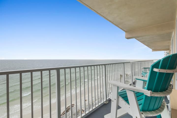 Balcony Over Daytona Beach - Direct Beach Access! - Daytona Beach Shores, FL