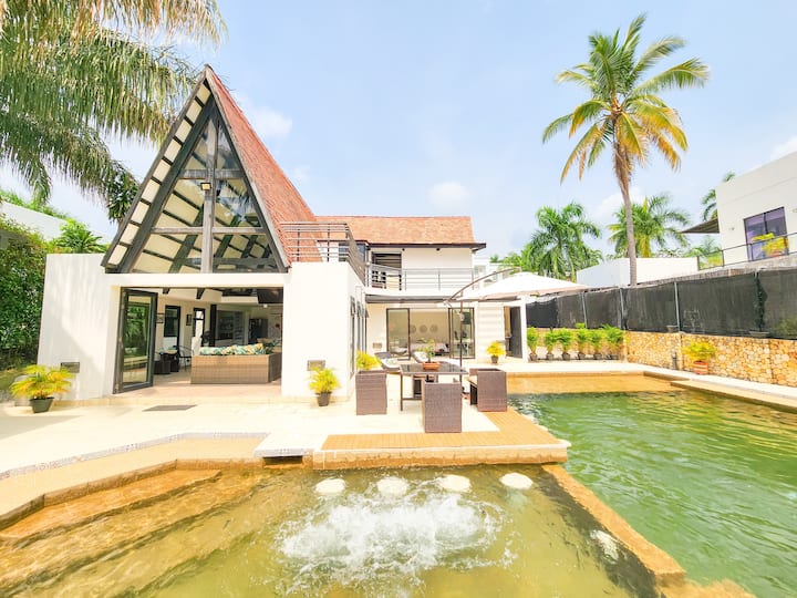 Exótica Casa En El Peñón - Girardot