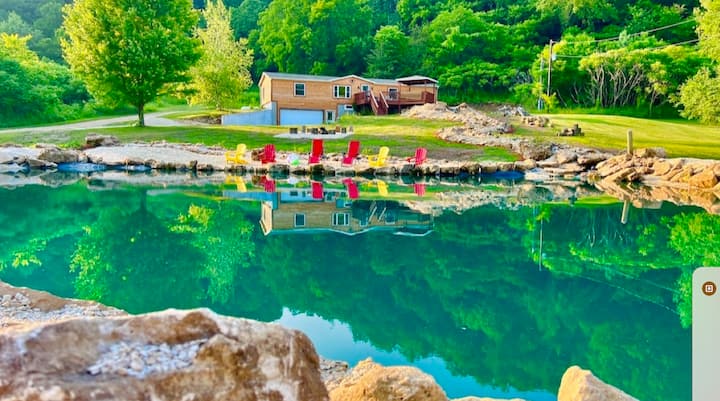Longview Lodge W/hot Tub & Swimming Pond - Iowa