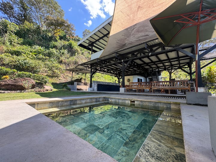 Cabaña Naturista Paradiso Turrubares - Orotina