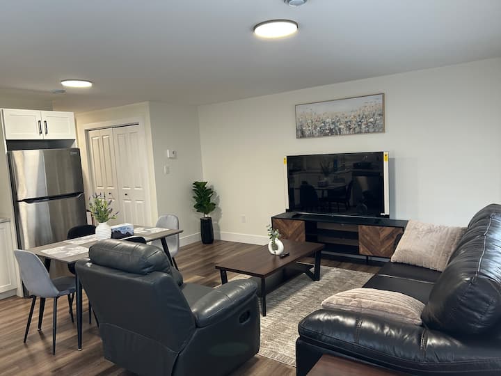 A Cozy 2 Bedroom Apartment Near St. John’s - 聖約翰