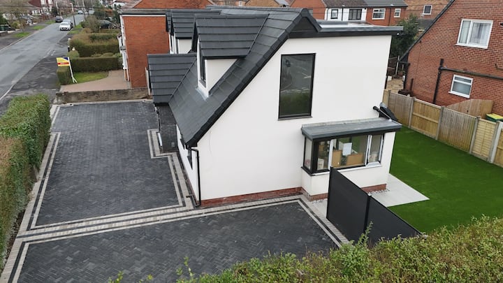 4 Min Walk To Rph & 3 Min Drive To M6! - Preston